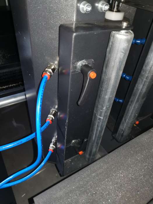 Máquina para impregnar y teñir vigas y machimbre en madera